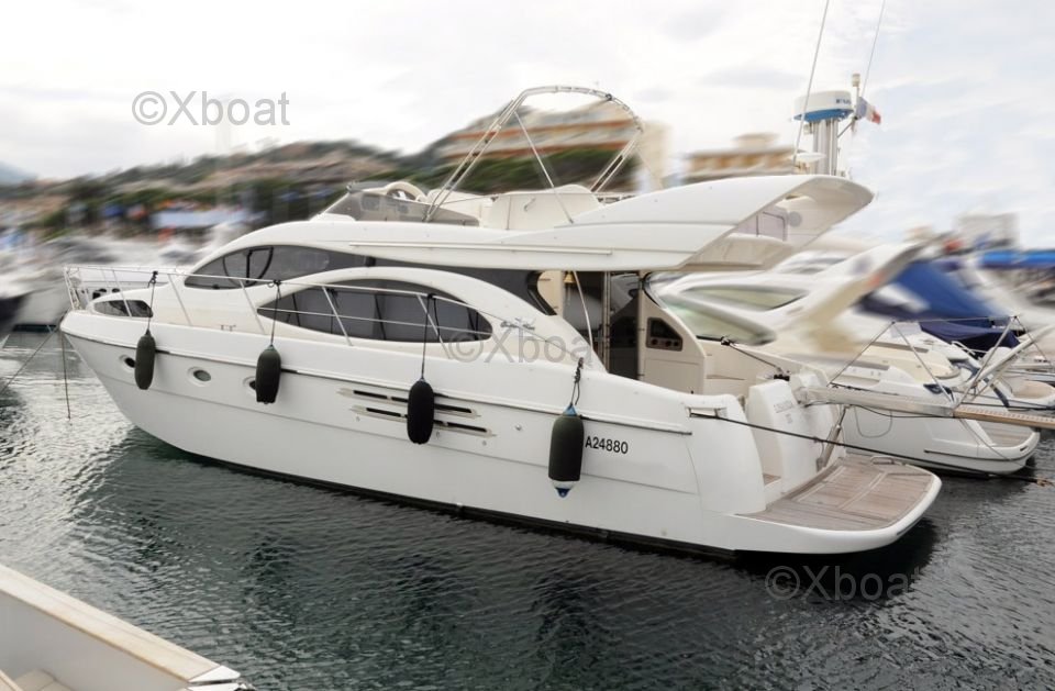 Motora de ocasión del Azimut yachts astillero, Modelo AZIMUT 46 FLY de ...