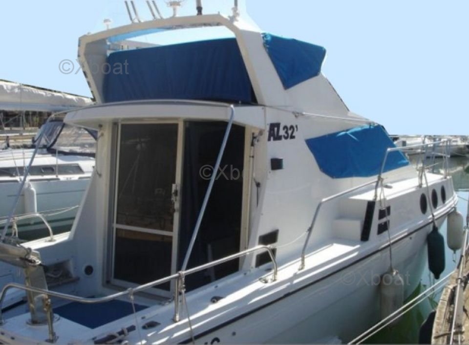Motora de ocasión del AZIMUT astillero, Modelo AZIMUT 32 FLY de 1983 ...
