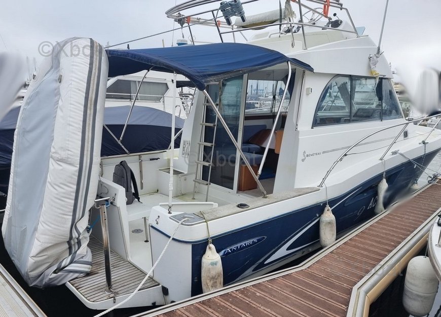 Motora de ocasión del Beneteau astillero, Modelo ANTARES SERIE 9 FLY de ...